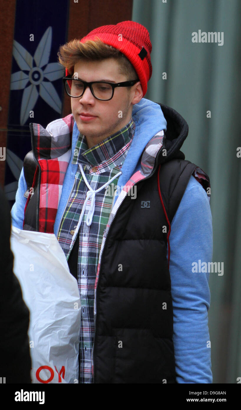 Aiden Grimshaw X Factor Finalists at their hotel ahead of the 'X Factor ...
