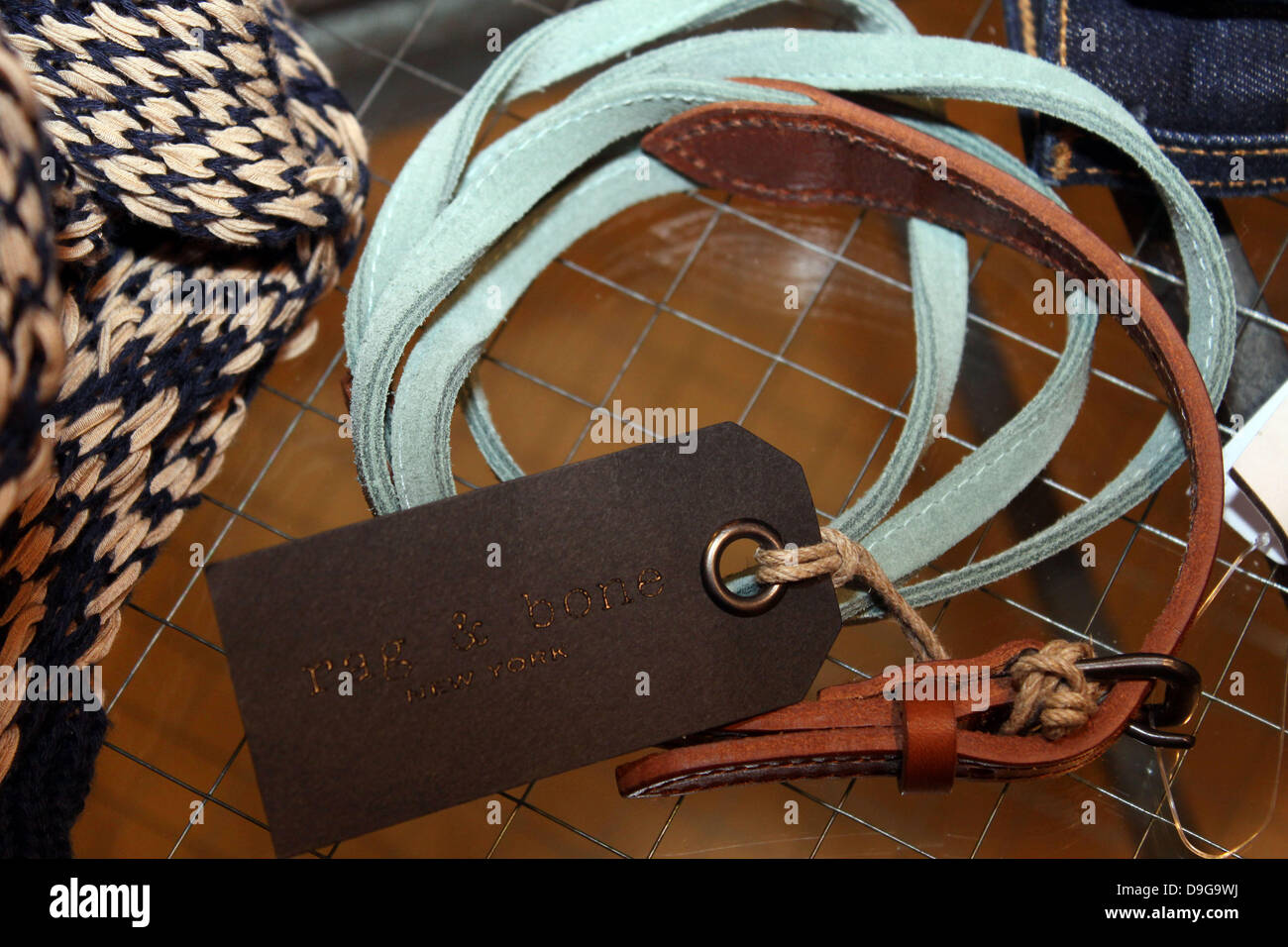 Atmosphere David Neville and Marcus Wainwright host an evening at their ...