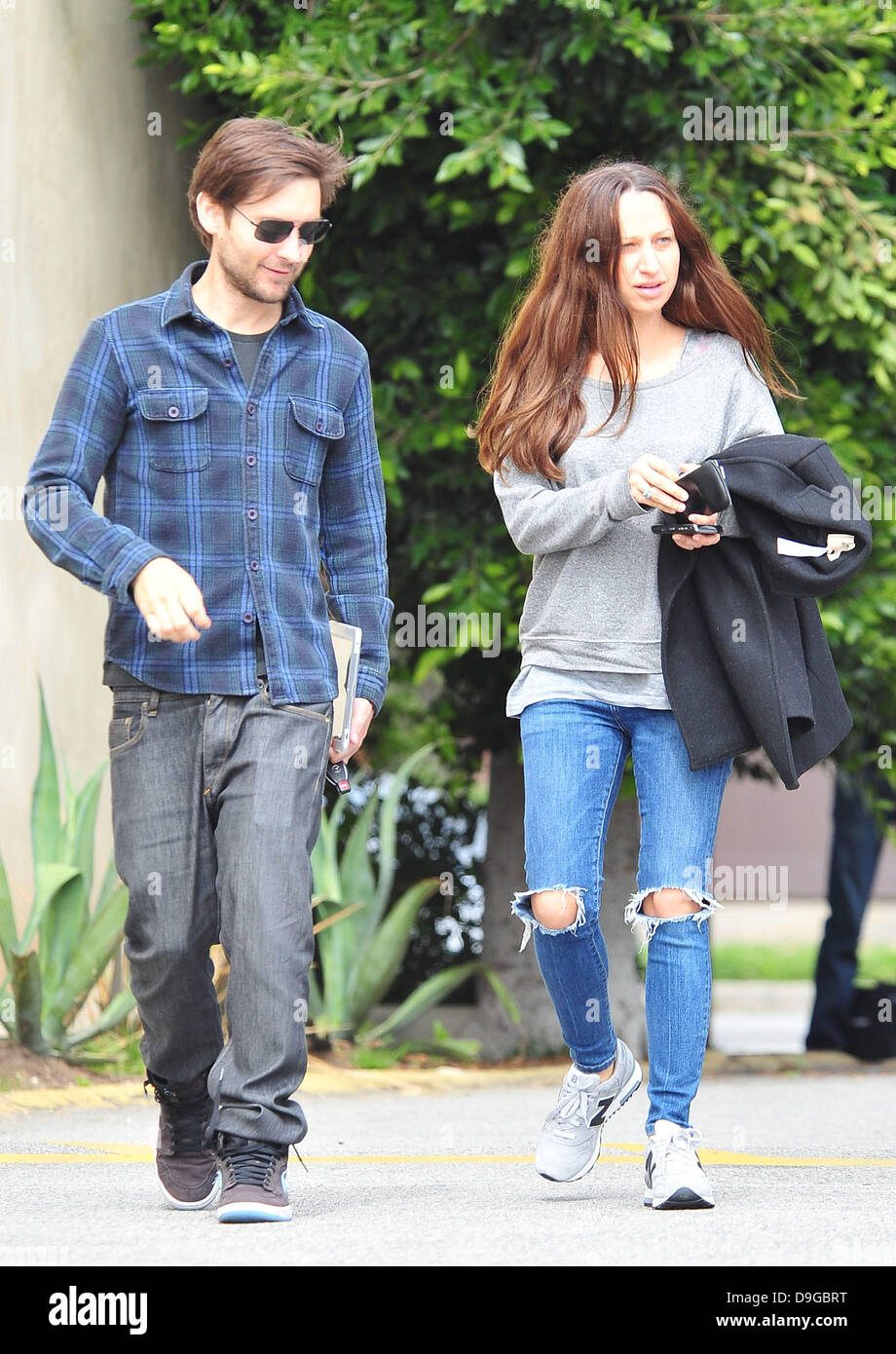 Tobey Maguire and wife Jennifer Meyer visiting the Brentwood country ...