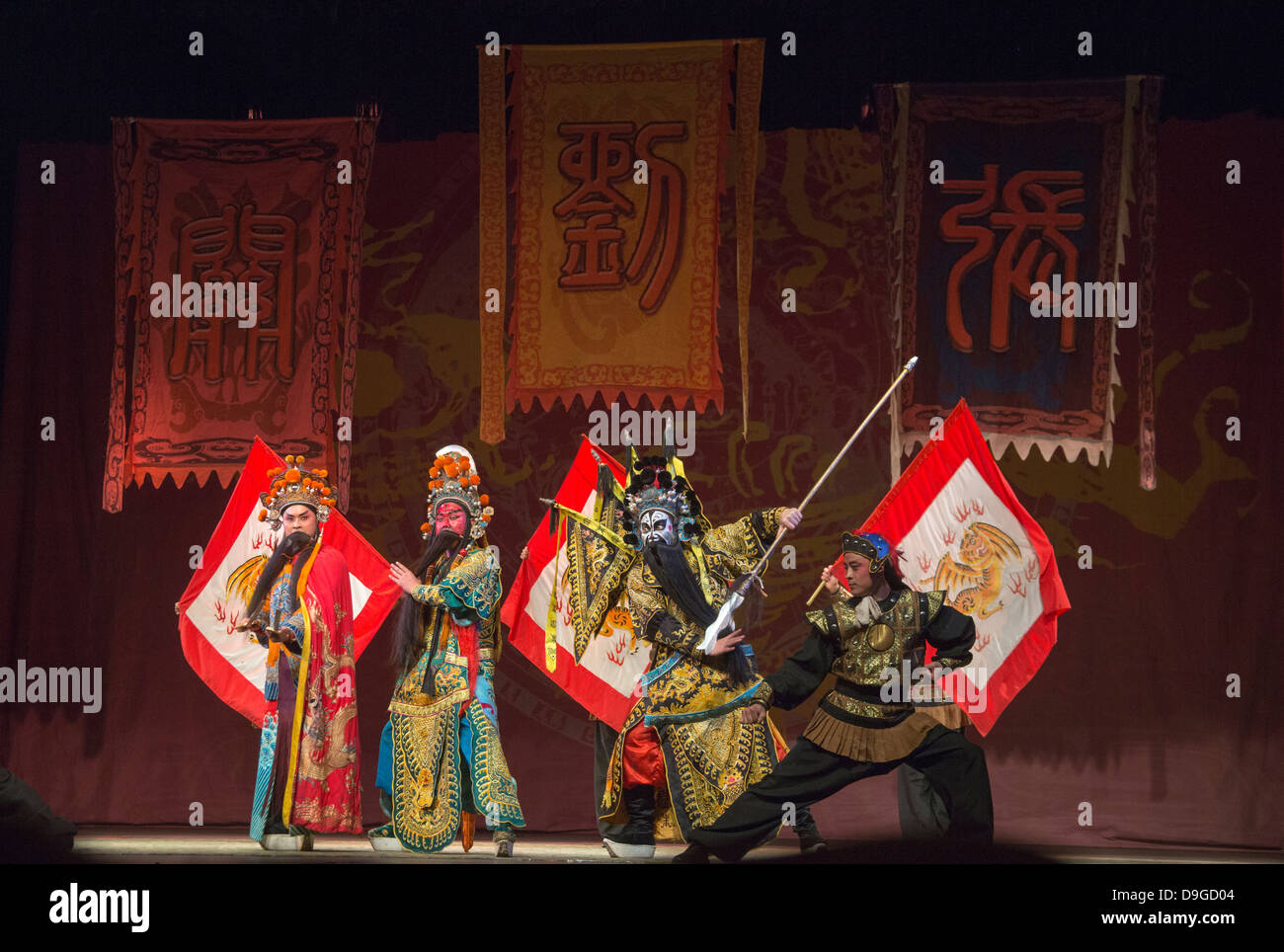 Chinese Opera performers in Chengdu China Stock Photo - Alamy
