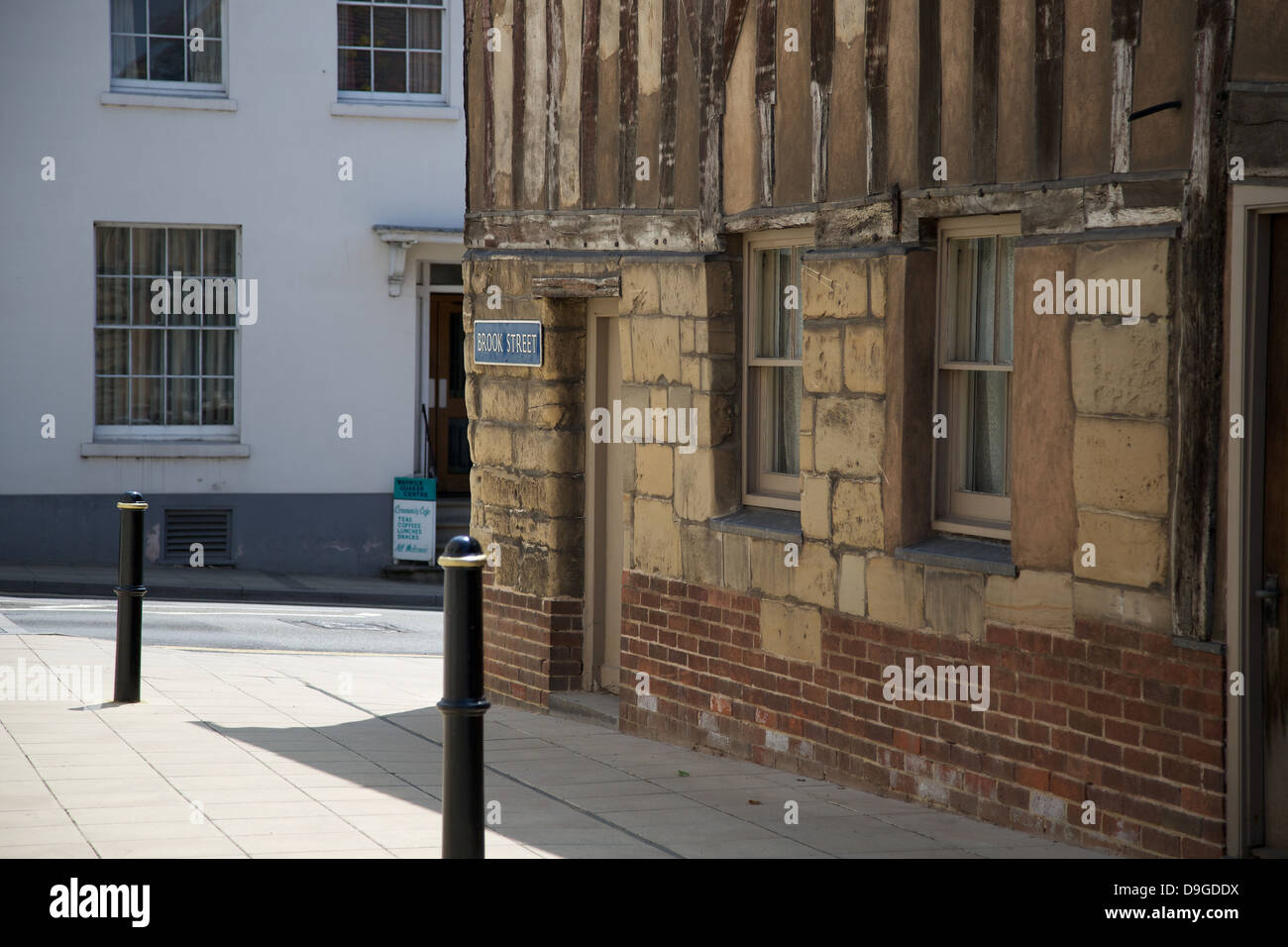Warwick tudor building hi-res stock photography and images - Alamy