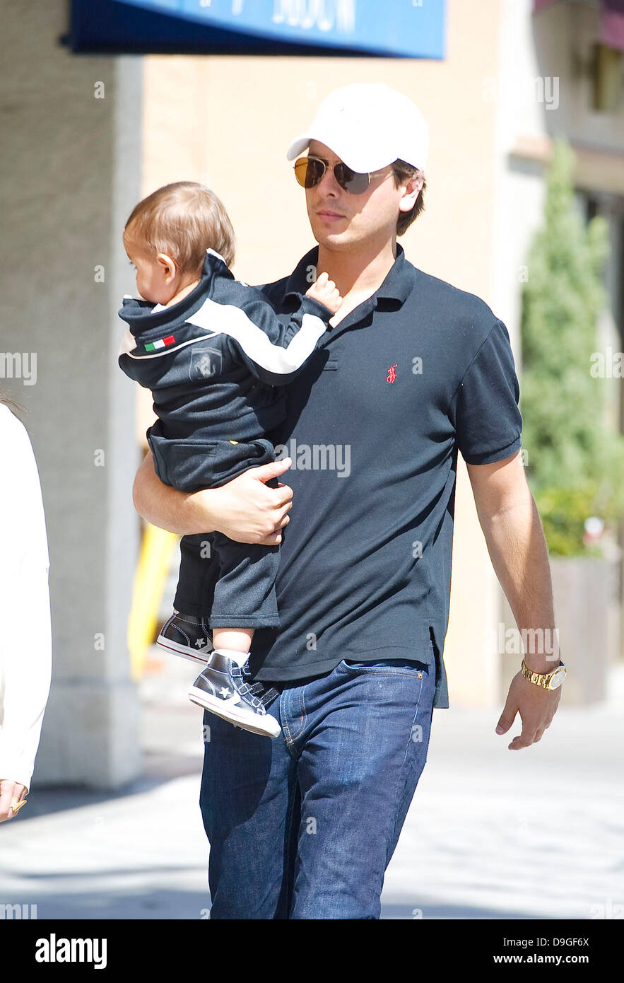 Scott Disick and his son Mason Dash Disick leave La Scala restaurant ...