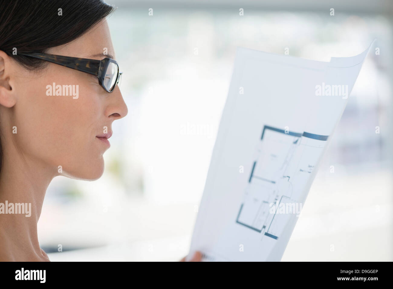 Paper map reading hi-res stock photography and images - Alamy