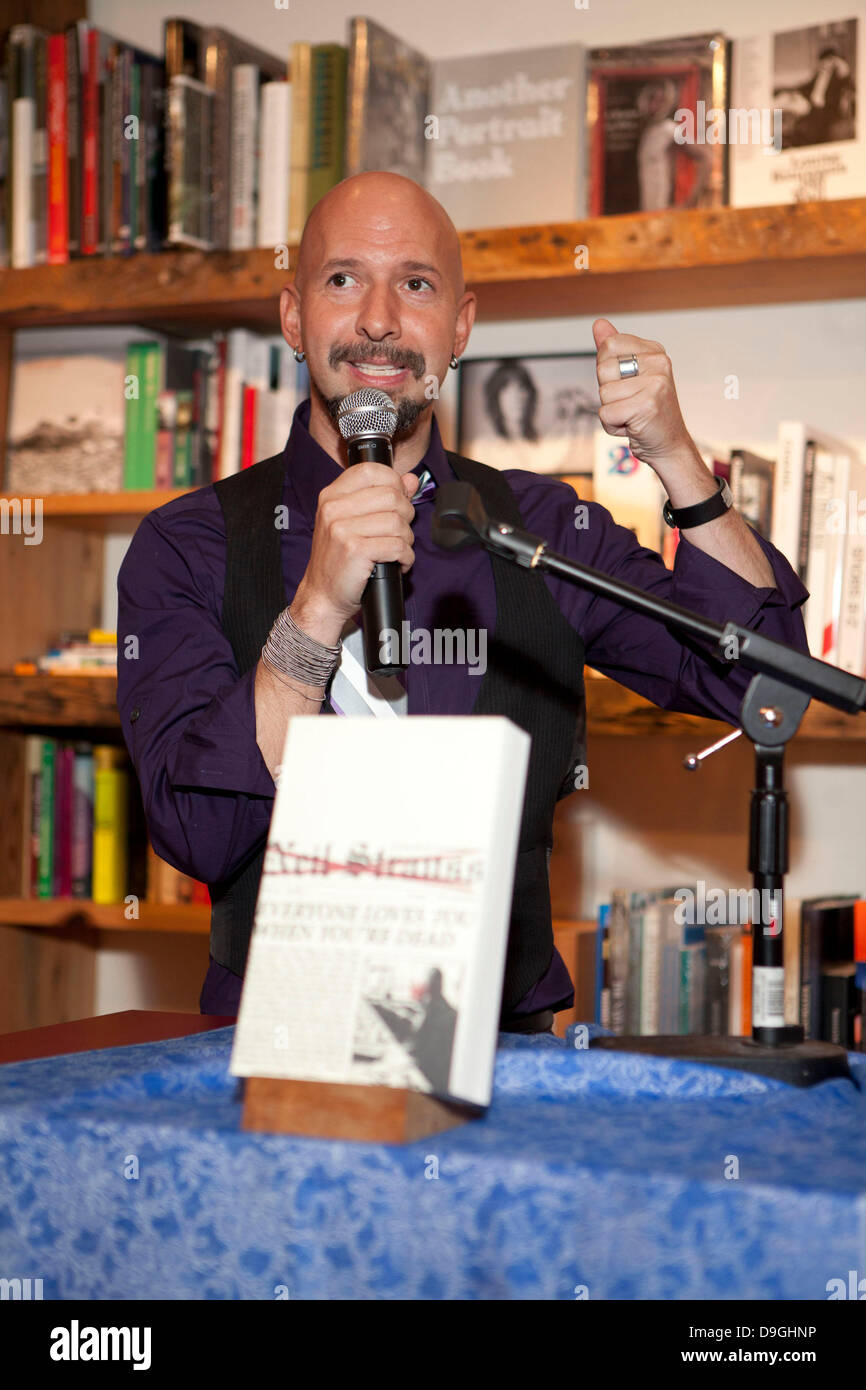 Neil strauss hi-res stock photography and images - Alamy