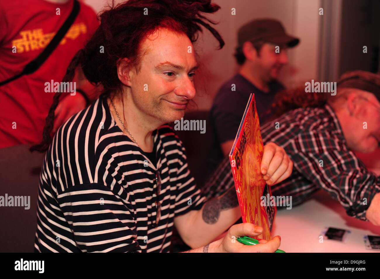 Radio kerrang hi-res stock photography and images - Alamy