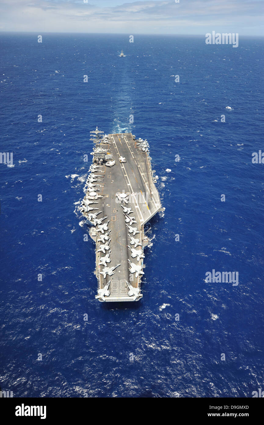 The aircraft carrier USS Nimitz Stock Photo - Alamy