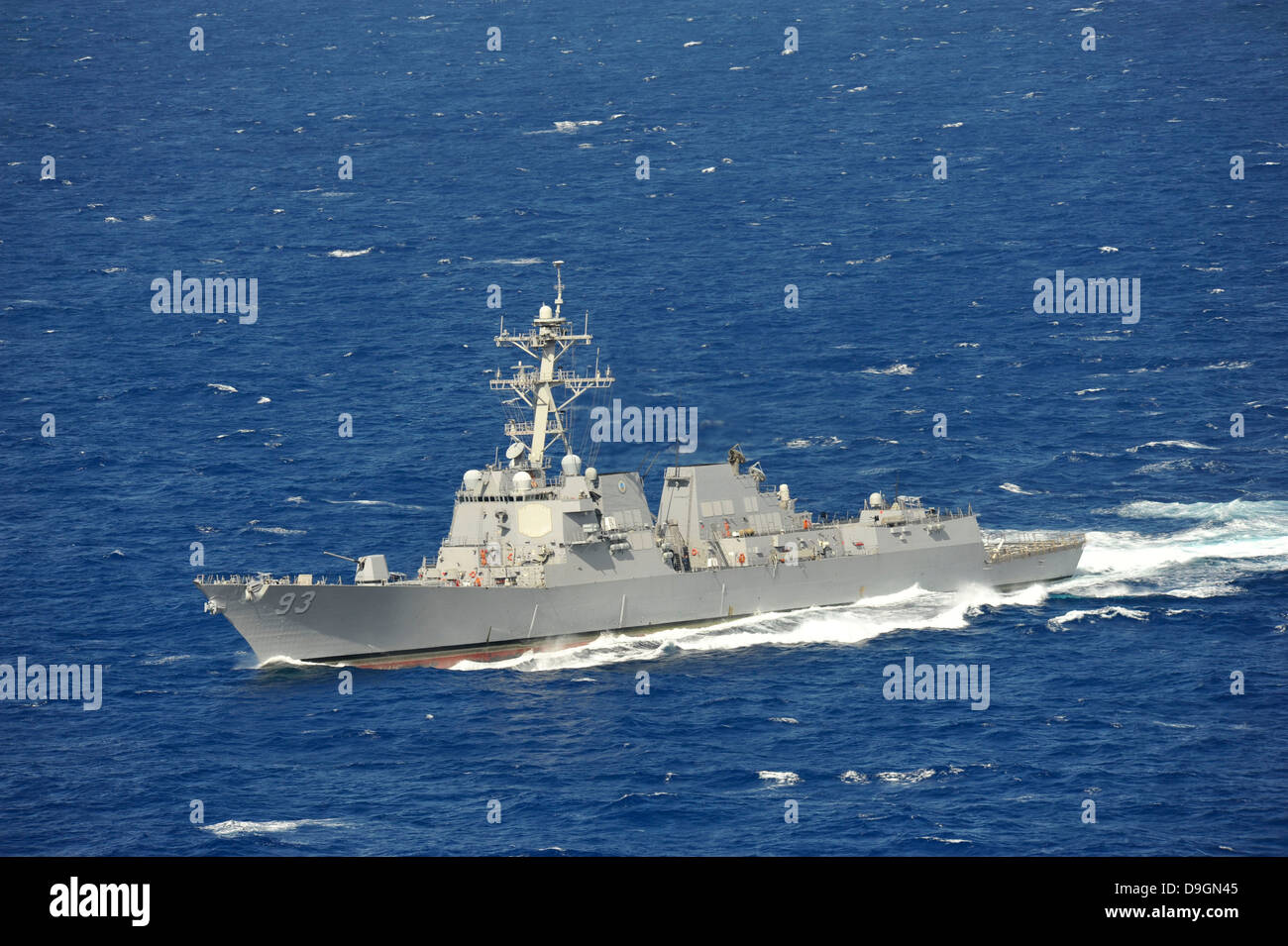 Arleigh burke destroyer side view hi-res stock photography and images ...