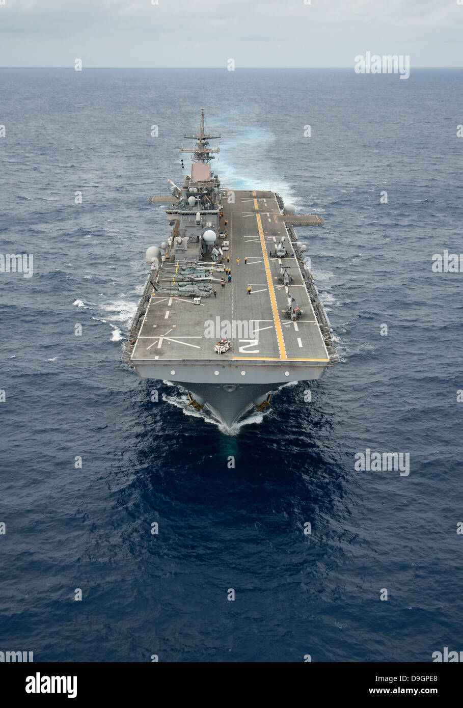 Amphibious assault ships hi-res stock photography and images - Alamy