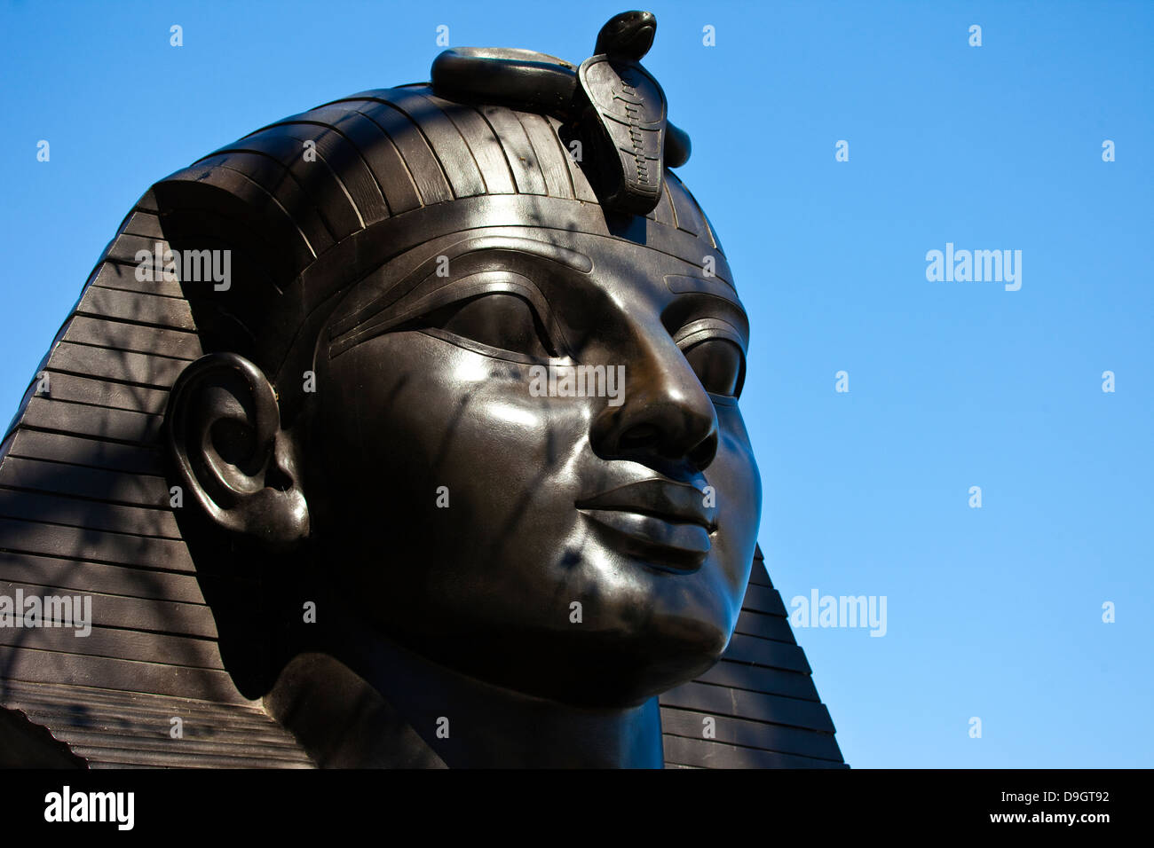 Statue sphinx london embankment hi-res stock photography and images - Alamy