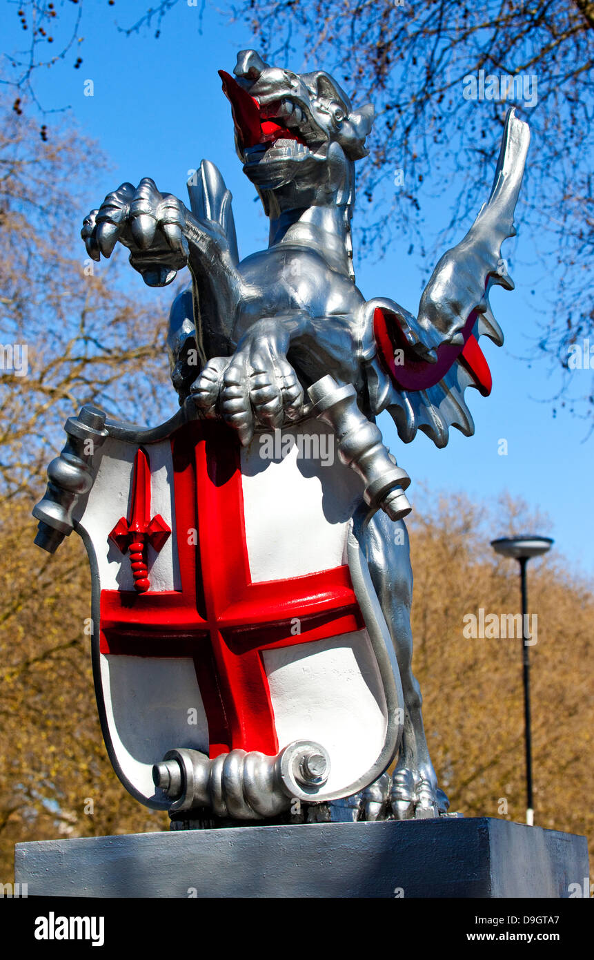 City of london dragon statues hi-res stock photography and images - Alamy