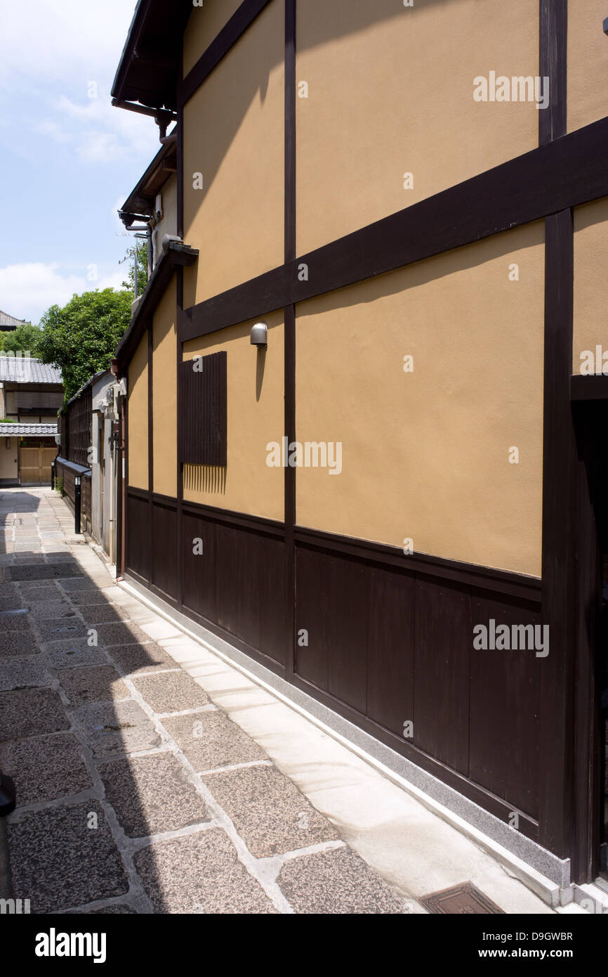 Traditional Japanese building in Gion, Kyoto Stock Photo - Alamy