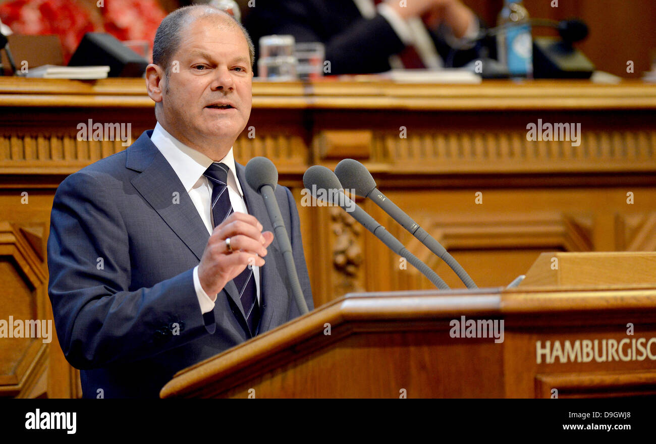 Mayor meeting room hi-res stock photography and images - Alamy