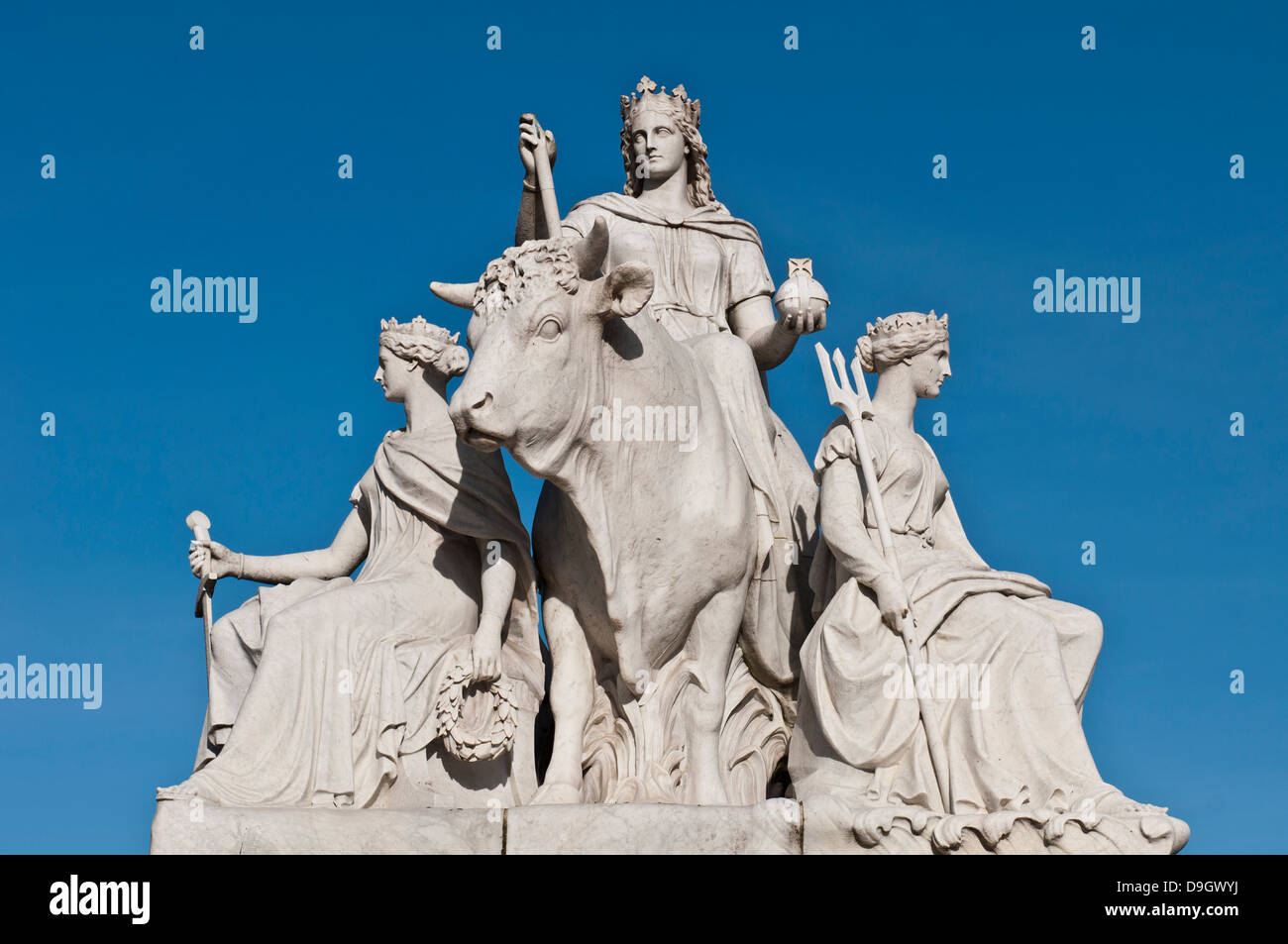 bull statue representing the continent of Europe in Albert Memorial in ...