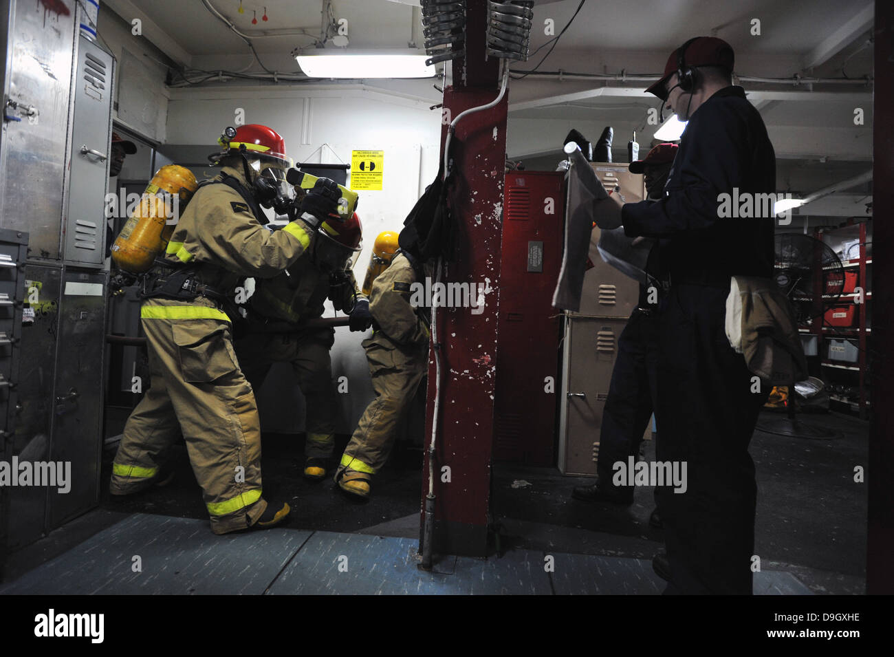 Fire fighters japan hi-res stock photography and images - Alamy