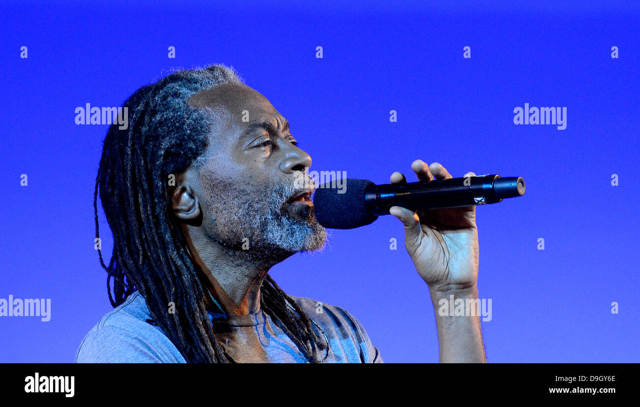 Bobby mcferrin hi-res stock photography and images - Alamy