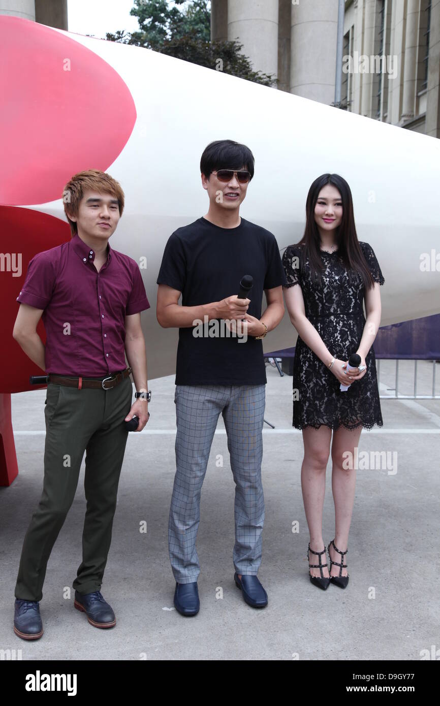 Byeong-ki Ahn and Sienna Li at press conference of movie Bunshinsaba 2 in Shanghai, China on ...