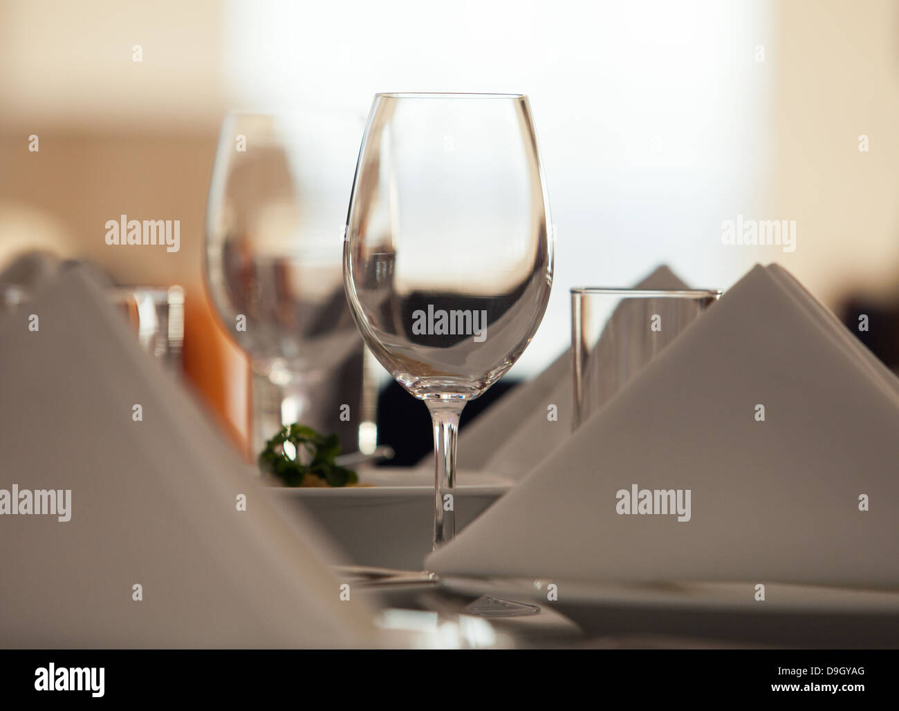 Inviting visitors hi-res stock photography and images - Alamy