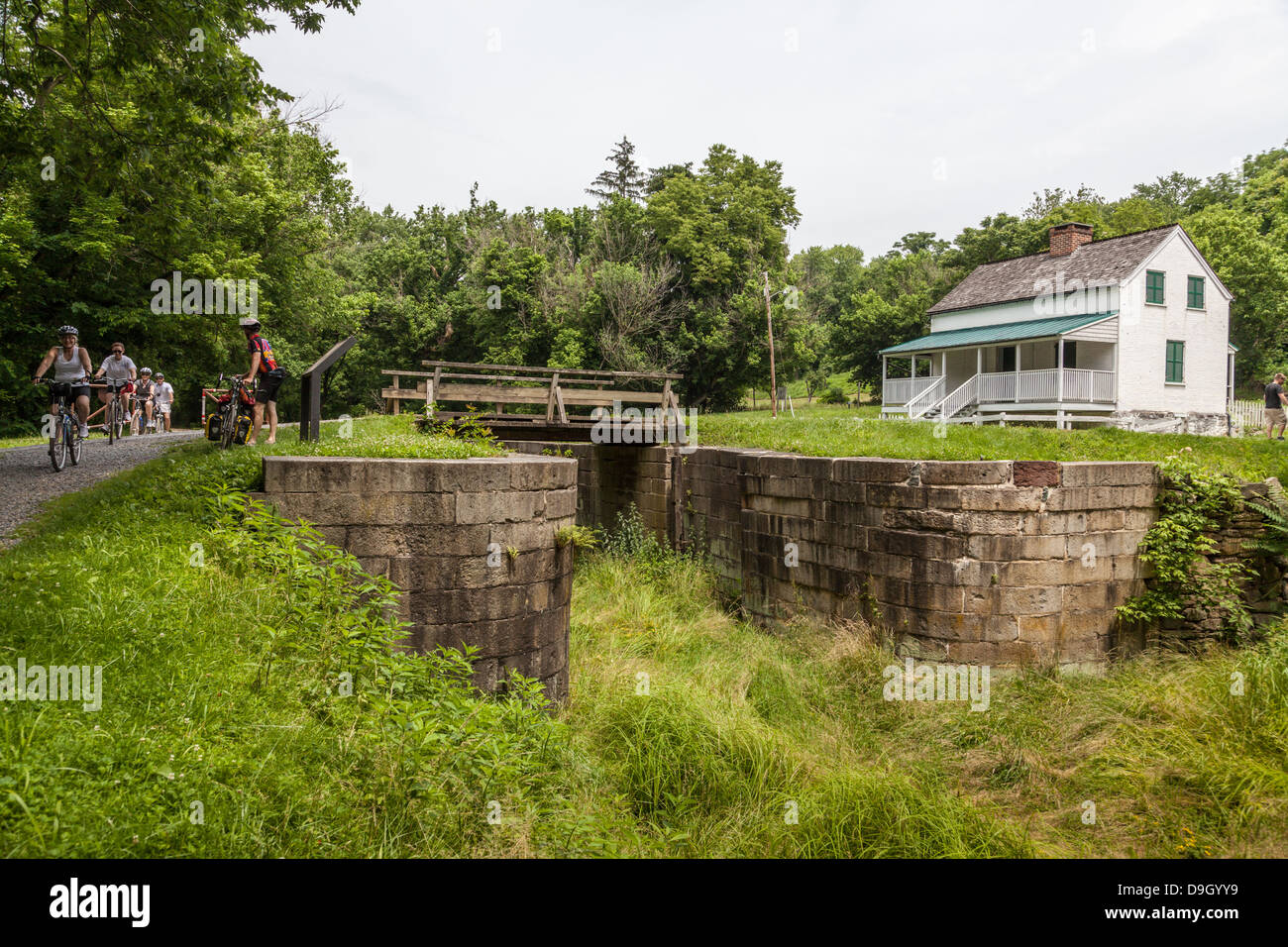 Old canal lock hi-res stock photography and images - Alamy