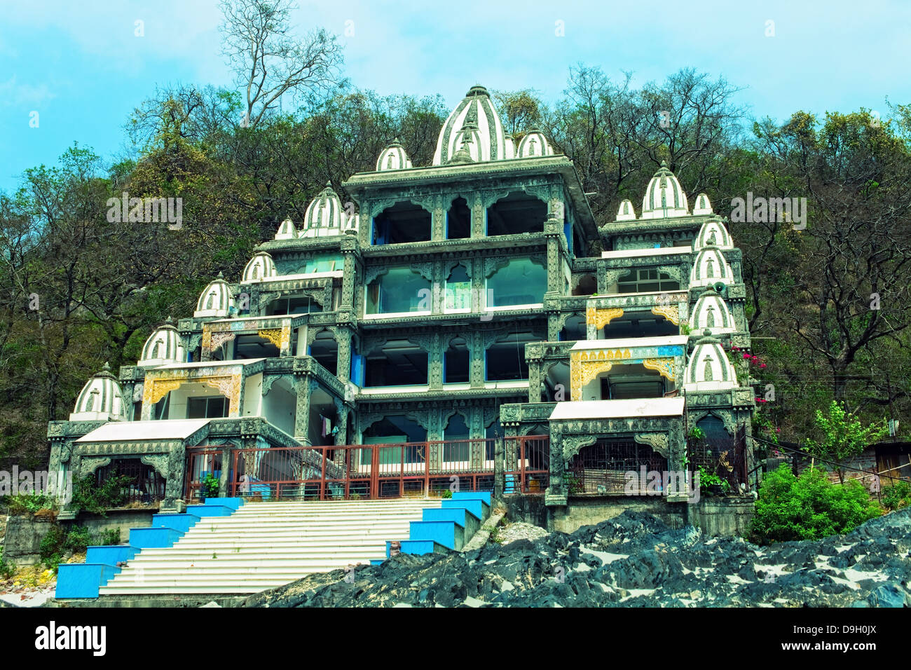 Indian ashram hi-res stock photography and images - Alamy