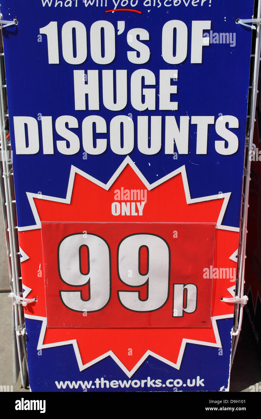 99p store sign hi-res stock photography and images - Alamy