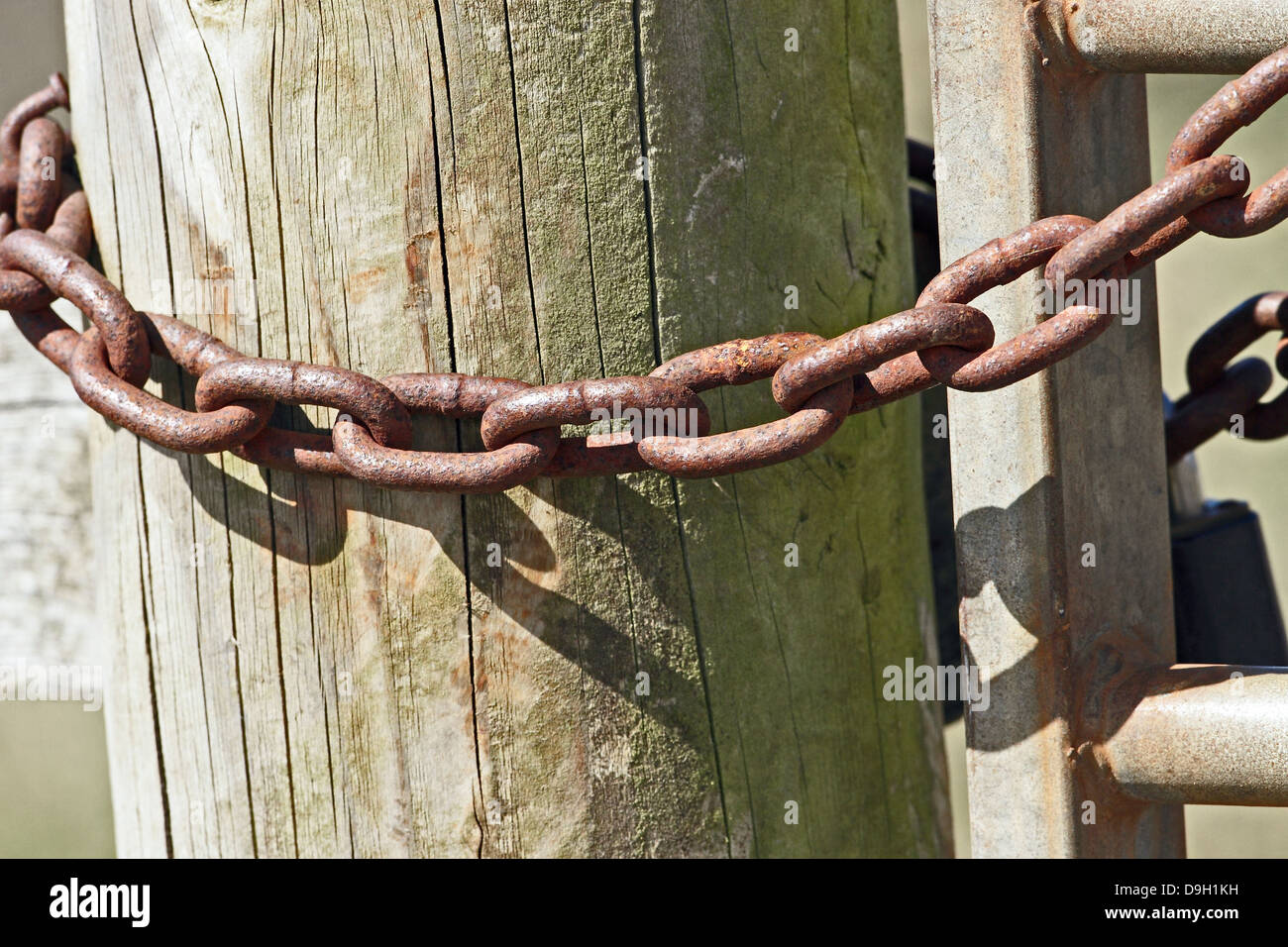 Securing gate hi-res stock photography and images - Alamy