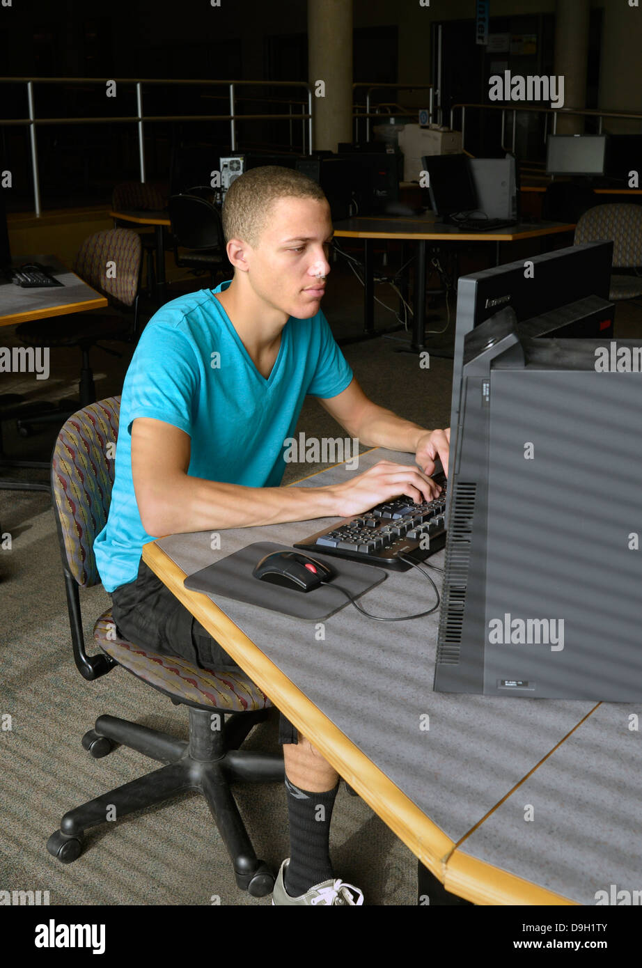 Black college student computer hi-res stock photography and images - Alamy