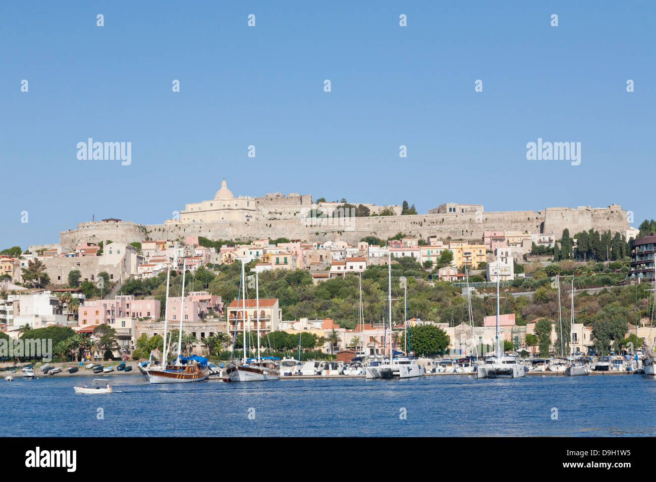 Castello castle hi-res stock photography and images - Alamy