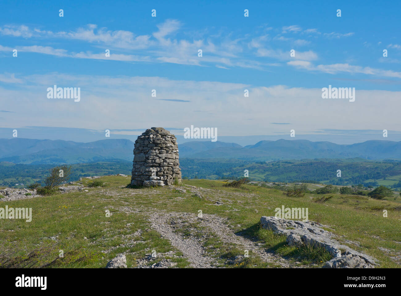Whitbarrow scar hi-res stock photography and images - Alamy