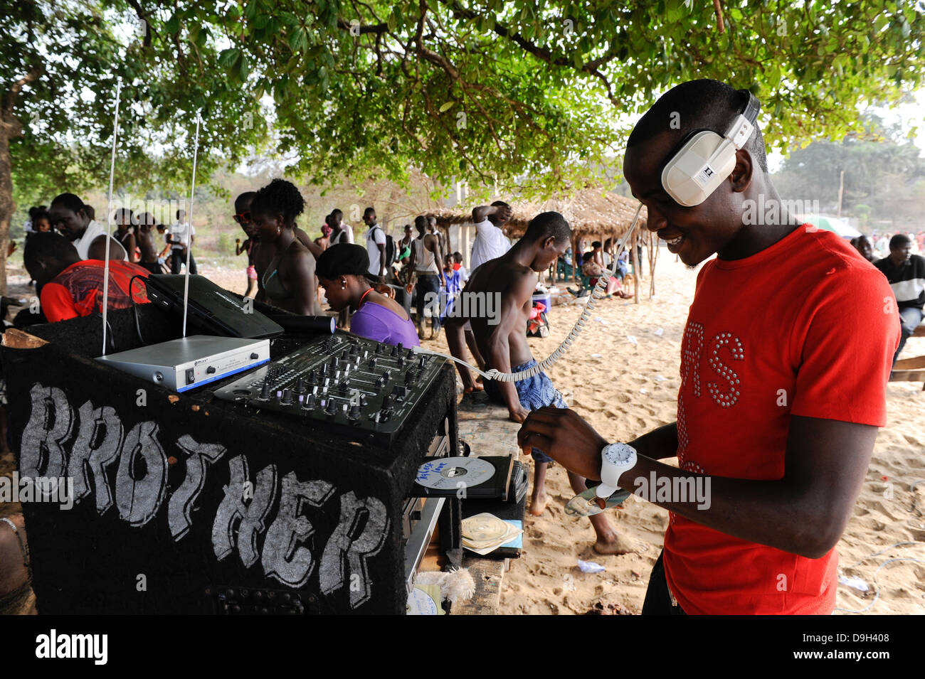 Sierra leone young people from hi-res stock photography and images - Alamy