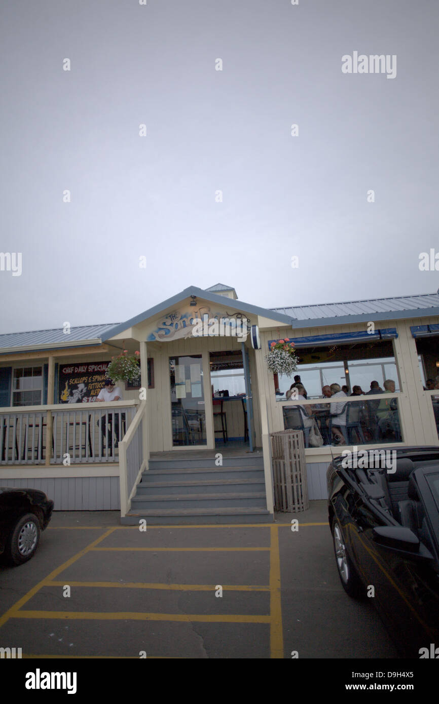 The Sandbar restaurant located on the Pointe-du-Chêne Wharf located in ...
