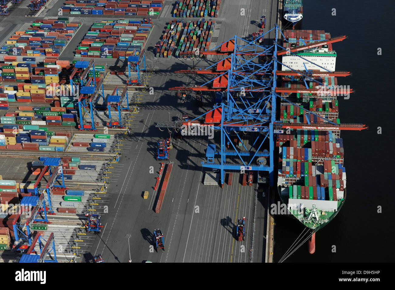 GERMANY Hamburg container harbour , HHLA terminal at Burchard quai ...