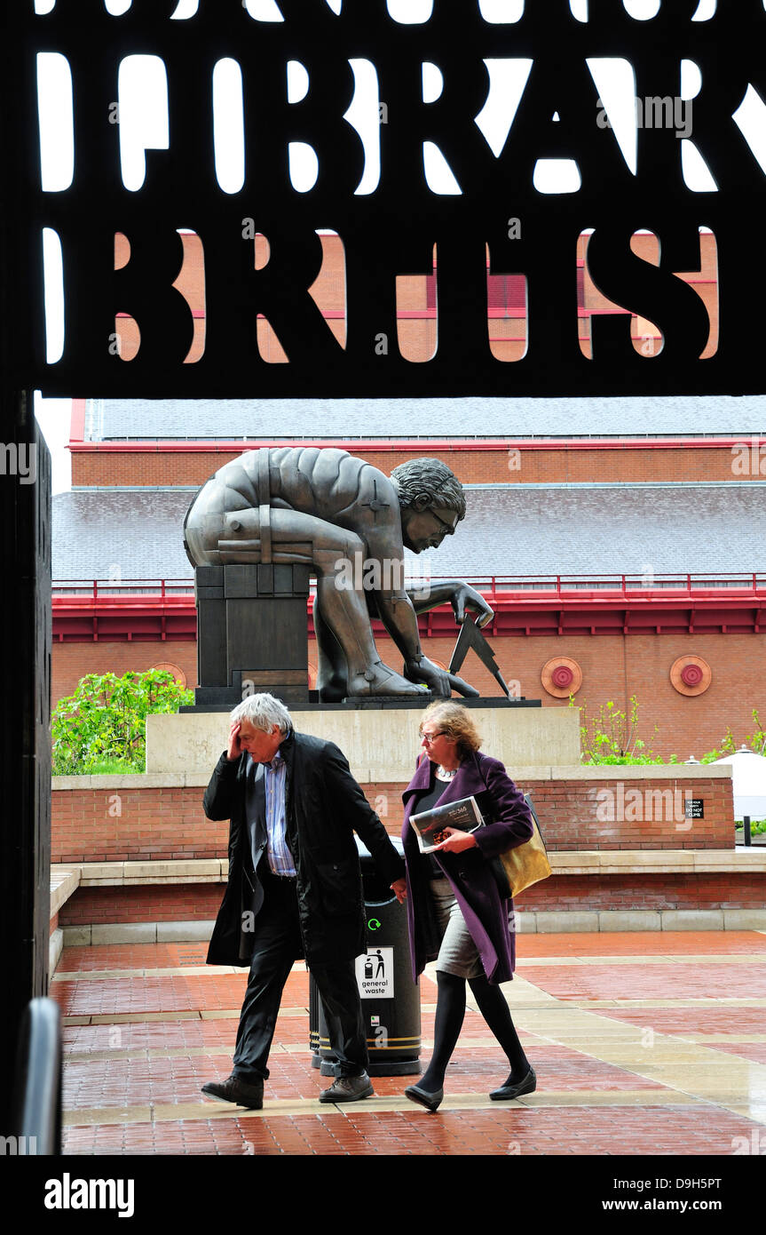 Sir isaac newton sculpture british library hi-res stock photography and ...