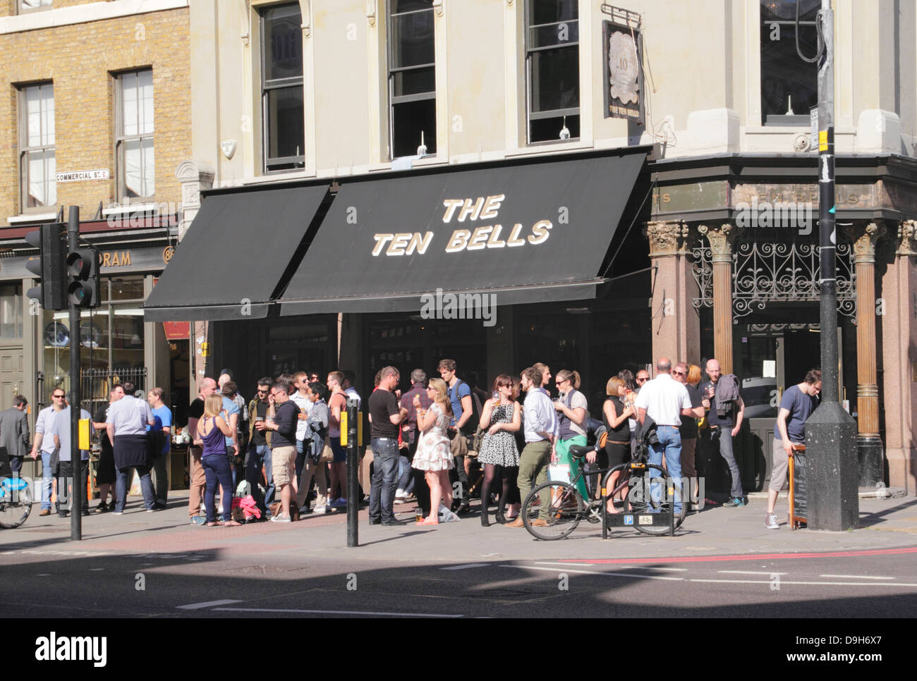 Ten bells pub london hi-res stock photography and images - Alamy