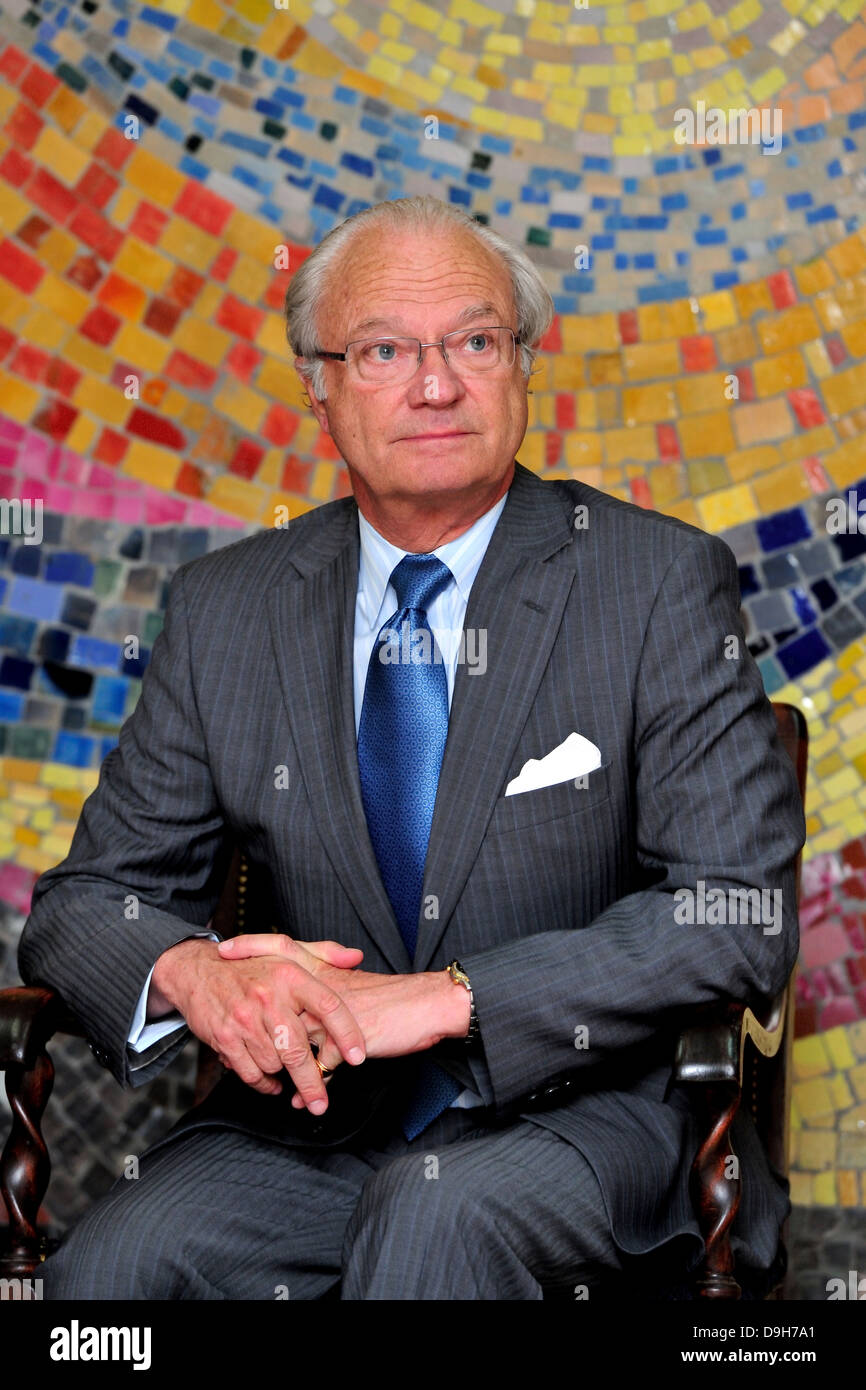 carl XVI gustav king of sweden, serce, fundacja, king Carl 16 Gustaf of ...