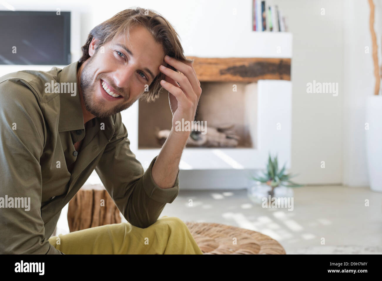Portrait of a man smiling Stock Photo - Alamy