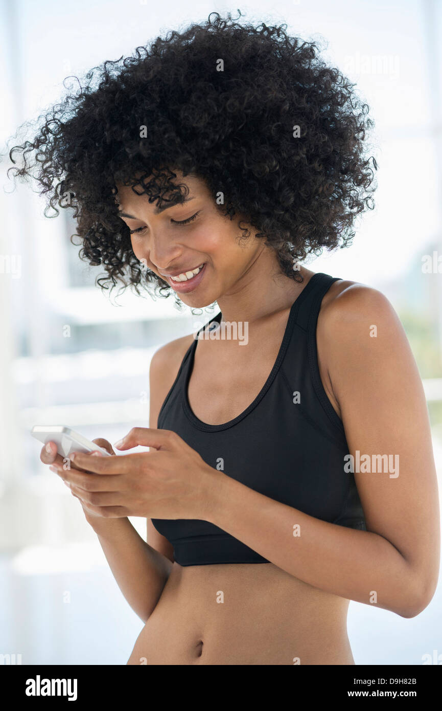 Side view smiling sportswoman hi-res stock photography and images - Alamy