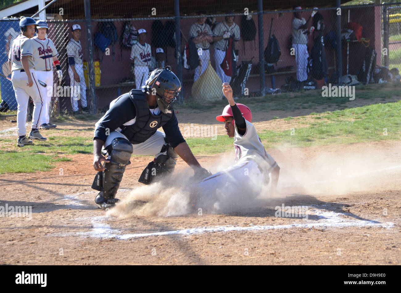 Baseball sliding into home hi-res stock photography and images - Alamy