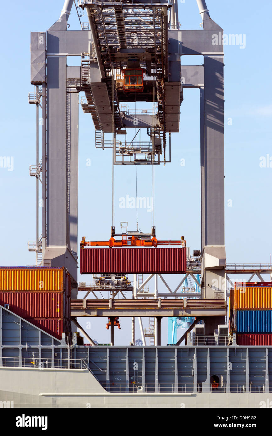 Harbor crane hi-res stock photography and images - Alamy