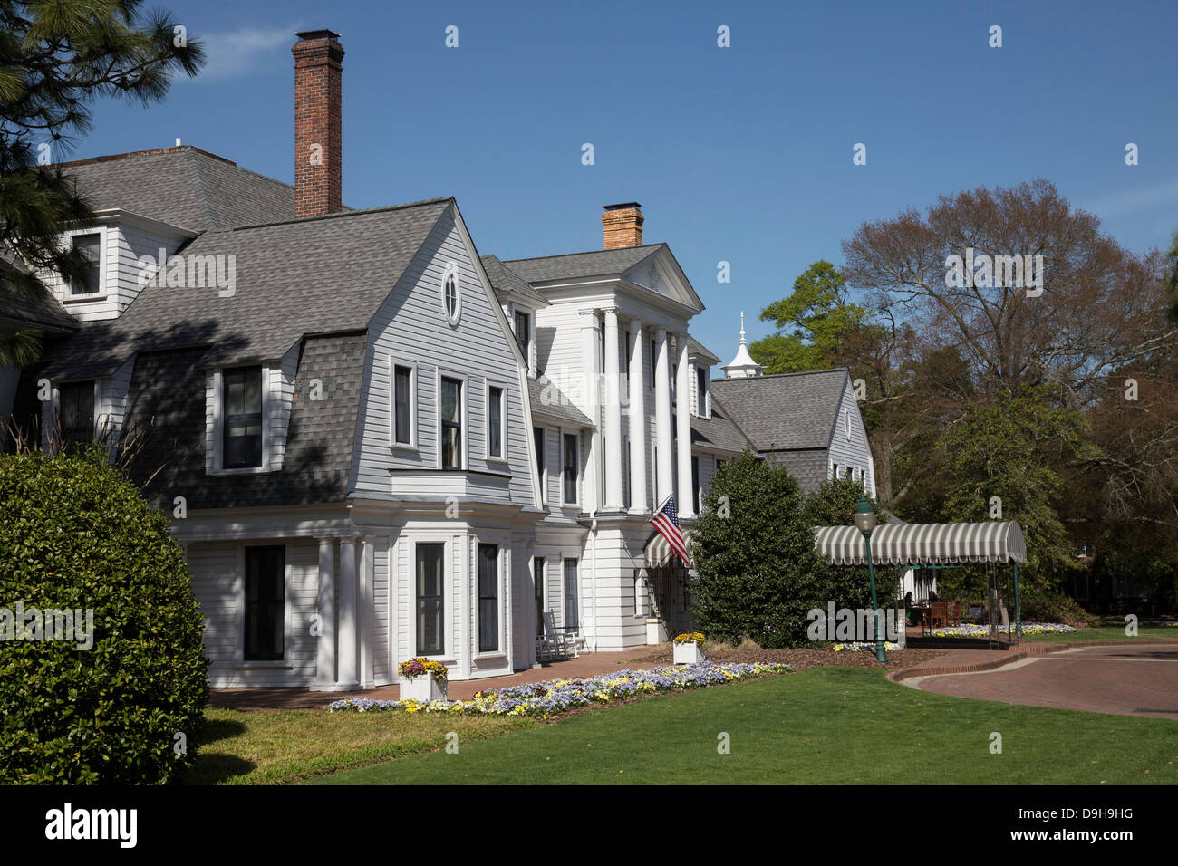 Holly hotel hi-res stock photography and images - Alamy