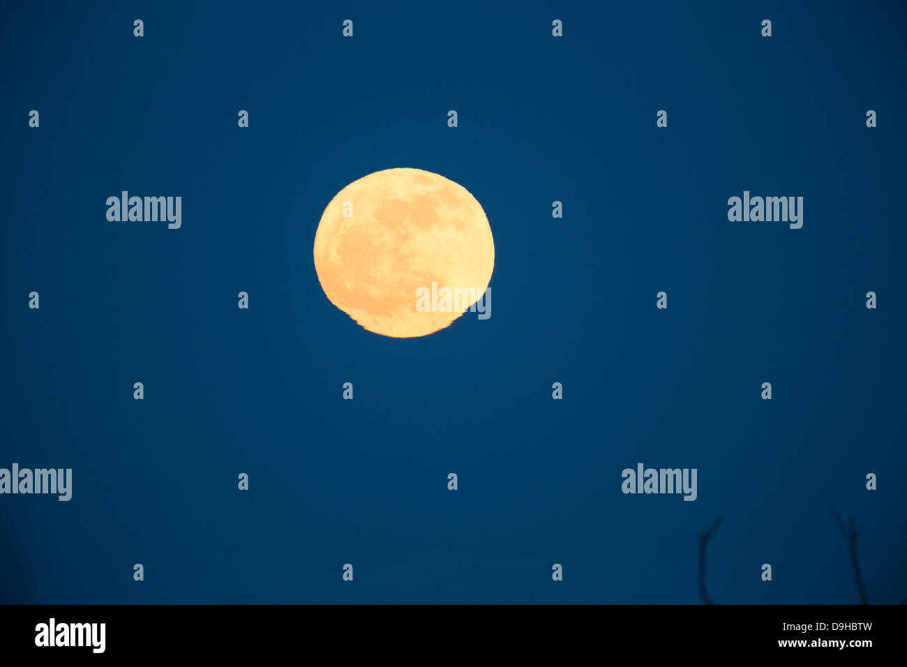 Changing the shape hi-res stock photography and images - Alamy