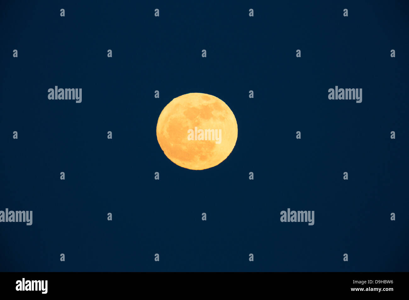 Full moon shape hi-res stock photography and images - Alamy