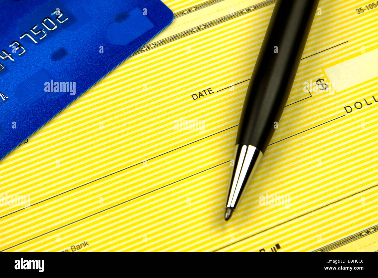 Checkbook hi-res stock photography and images - Alamy