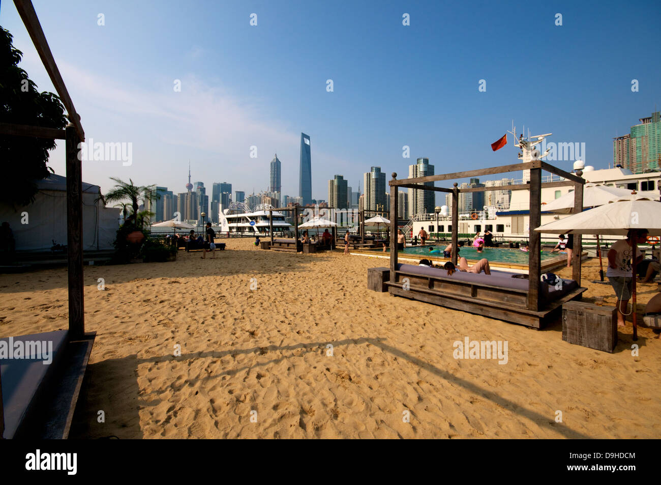 Shanghai city life hi-res stock photography and images - Alamy