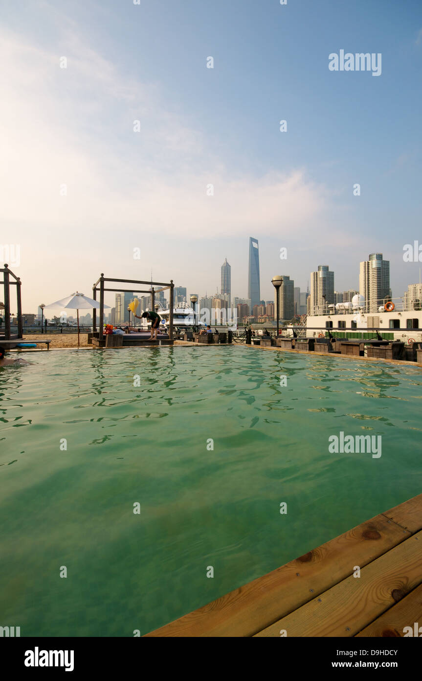 Beach in Shanghai City by the Pudong River Stock Photo - Alamy