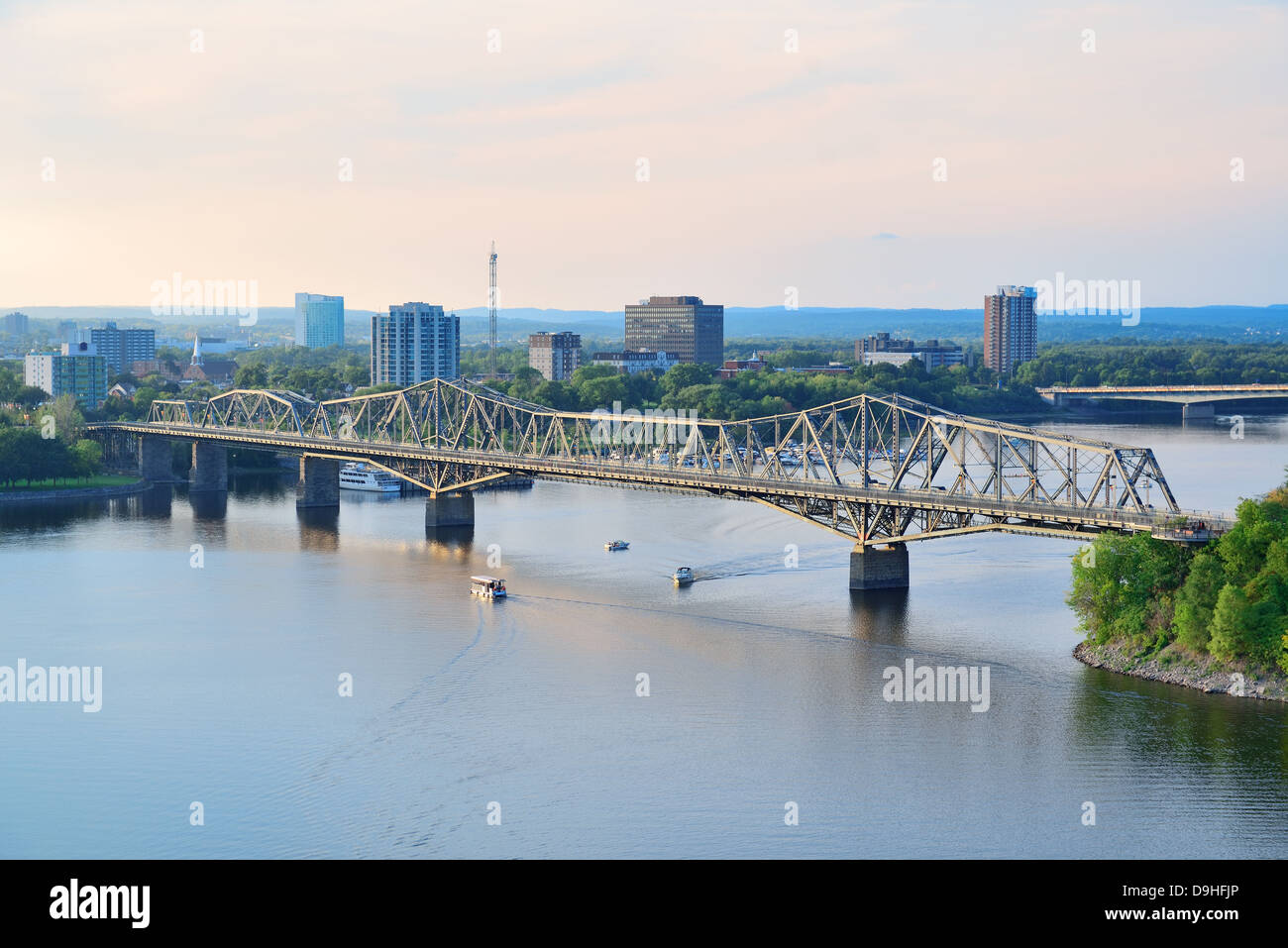 Alexandra Bridge over river in Ottawa at sunset Stock Photo - Alamy