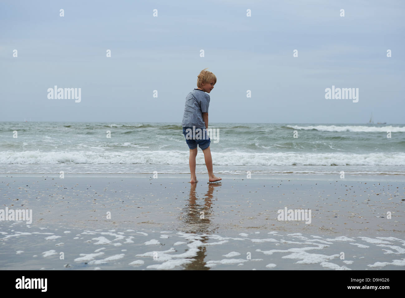 Windy day kid hi-res stock photography and images - Alamy