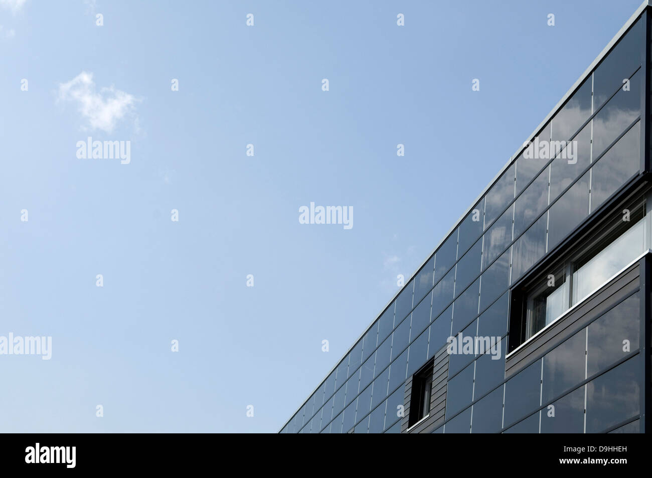 Installation of glass facade panels hi-res stock photography and images ...
