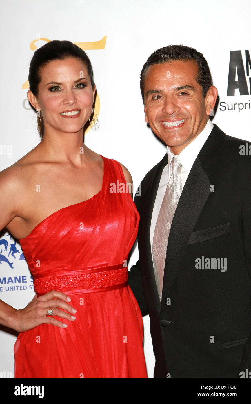 Lu Parker with the Los Angeles Mayor Antonio Villaraigosa 25th ...