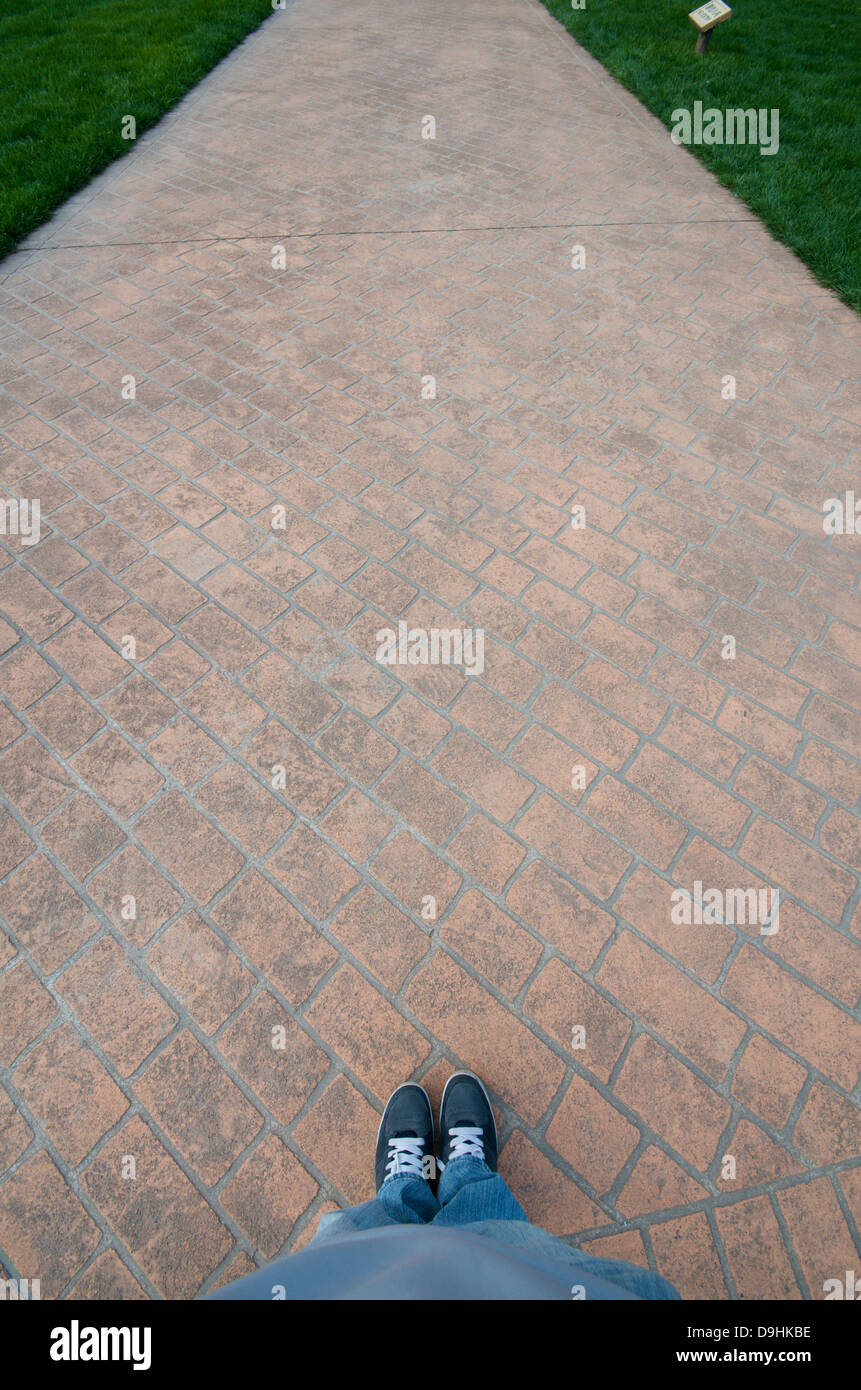 Red brick path hi-res stock photography and images - Alamy