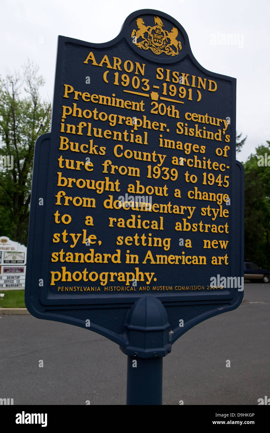 AARON SISKIND (1903-1991) Preeminent 20th century photographer. Siskind ...